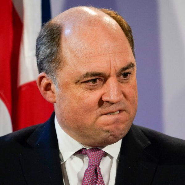 The Real Story About Ben Wallace and the Chinooks — Strategic Culture